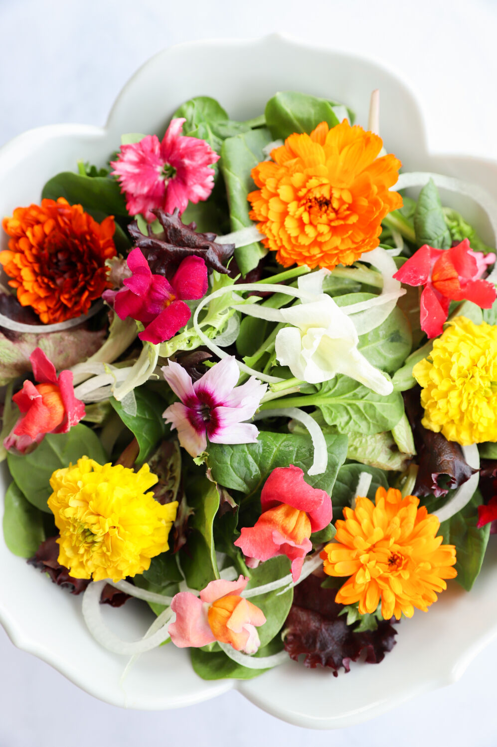 Garden Salad with Edible Flowers - Jihi Kitchen
